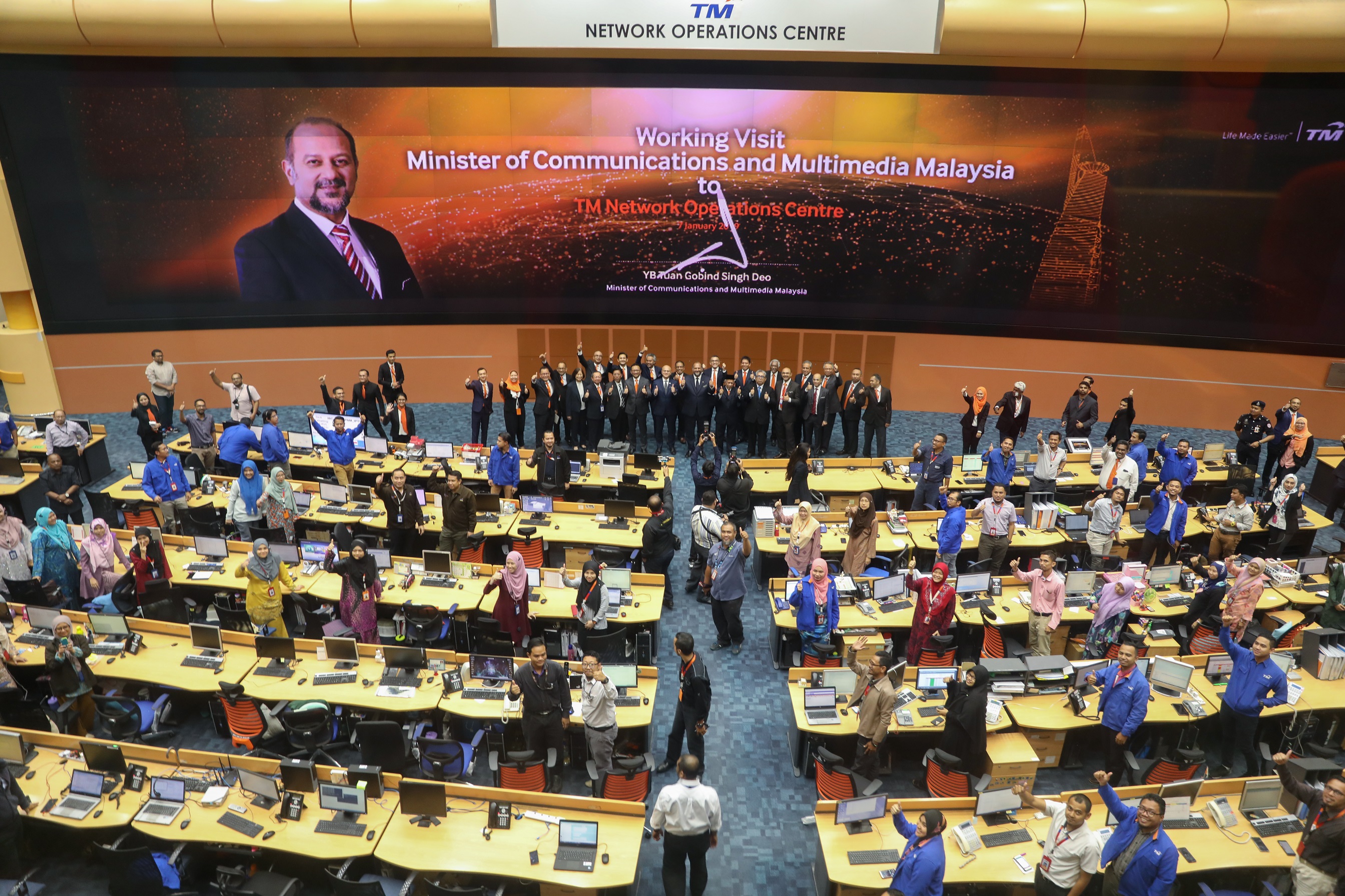 Minister of Communications and Multimedia pays a visit to the heart of the Nation’s Network ...